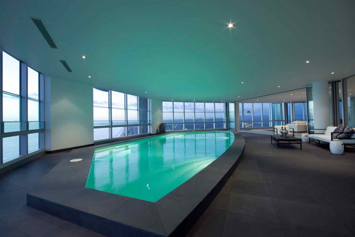 Inside. The Q1 Penthouse. – platinumHD