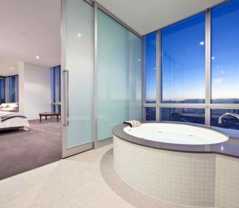 Inside. The Q1 Penthouse. – platinumHD